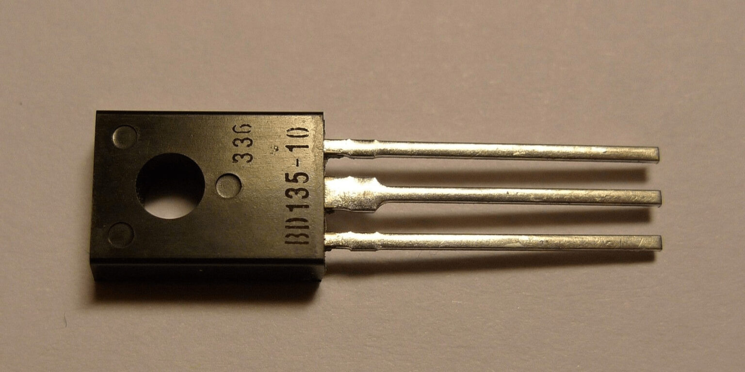 Rodzaje przełączników: przełączniki mechaniczne vs. elektroniczne ...