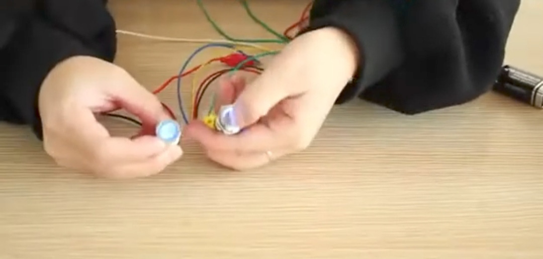 ¿Cómo cablear un interruptor pulsador? - 2, 4, 5 Pins (De Langir)