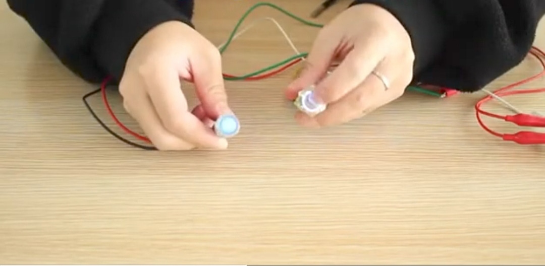 ¿Cómo cablear un interruptor pulsador? - 2, 4, 5 Pins (De Langir)